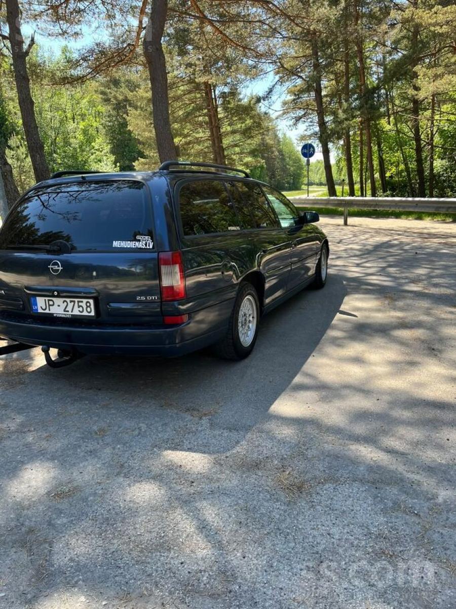 Blue Opel Omega 2003 in Ventspils, with an engine capacity of 2.50 L and mileage of 303 thousand km for 1600 €, photo 6 on AUTOMOTO.COM.LV