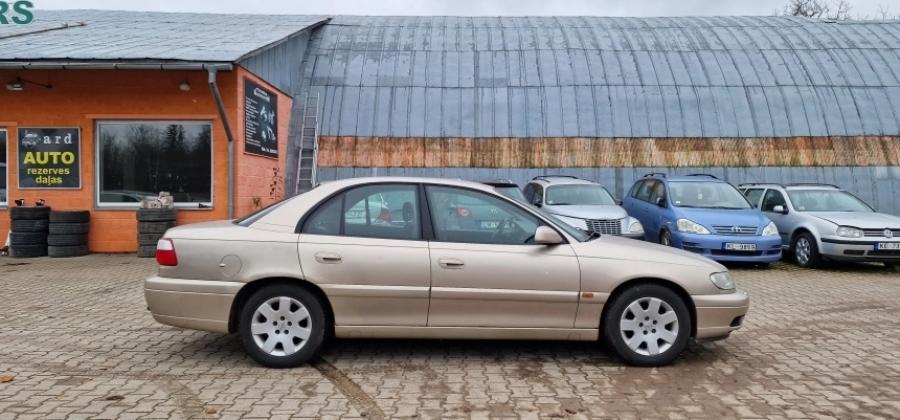 Brown Opel Omega 2000 in Riga, with an engine capacity of 2.20 L and mileage of 238 thousand km for 1500 €, photo 3 on AUTOMOTO.COM.LV
