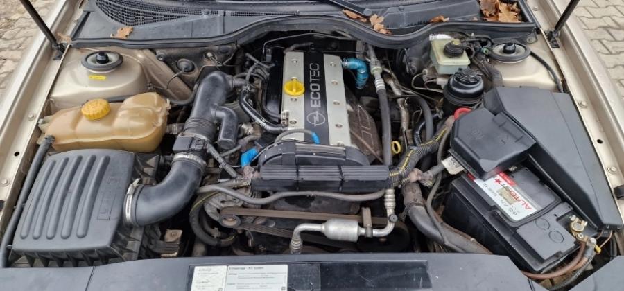 Brown Opel Omega 2000 in Riga, with an engine capacity of 2.20 L and mileage of 238 thousand km for 1500 €, photo 14 on AUTOMOTO.COM.LV
