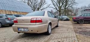 Brown Opel Omega 2000 in Valmiera, with an engine capacity of 2.20 L and mileage of 238 thousand km for 1500 €, photo 4 on AUTOMOTO.COM.LV