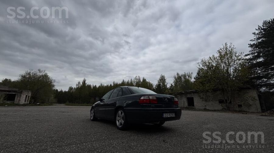 Green Opel Omega 2001 in Valmiera, with an engine capacity of 2.20 L and mileage of 251 thousand km for 900 €, photo 3 on AUTOMOTO.COM.LV