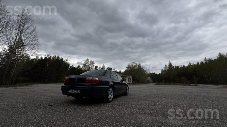 Green Opel Omega 2001 in Valmiera, with an engine capacity of 2.20 L and mileage of 251 thousand km for 900 €, photo 4 on AUTOMOTO.COM.LV