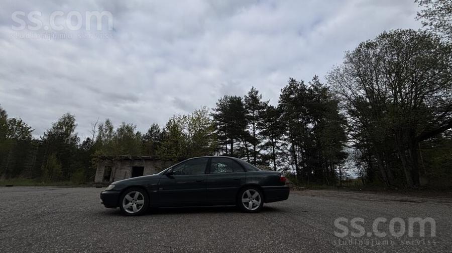 Green Opel Omega 2001 in Valmiera, with an engine capacity of 2.20 L and mileage of 251 thousand km for 900 €, photo 5 on AUTOMOTO.COM.LV