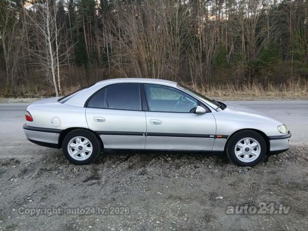Grey Opel Omega 1999 in Paide, with an engine capacity of 2.00 L and mileage of 208 thousand km for 3000 €, photo 5 on AUTOMOTO.COM.LV