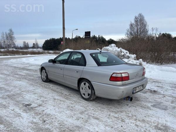 Pelēks Opel Omega 2000 Liepāja, ar dzinēja tilpumu 3.00 L un nobraukumu 355 tūkst. km par 1700 €, foto 3 vietnē AUTOMOTO.COM.LV
