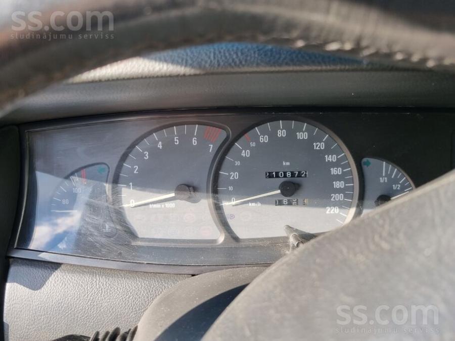 Grey Opel Omega 2000 in Ogre, with an engine capacity of 2.20 L and mileage of 200 thousand km for 1250 €, photo 10 on AUTOMOTO.COM.LV