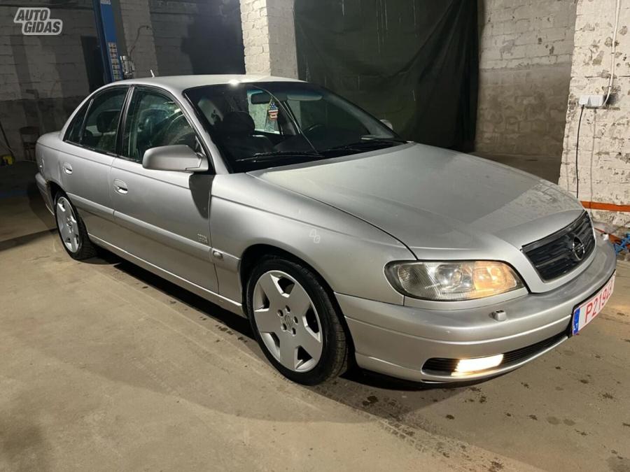 Grey Opel Omega 2001 in Joniskis, with an engine capacity of 2.20 L and mileage of 310 thousand km for 700 €, photo 1 on AUTOMOTO.COM.LV