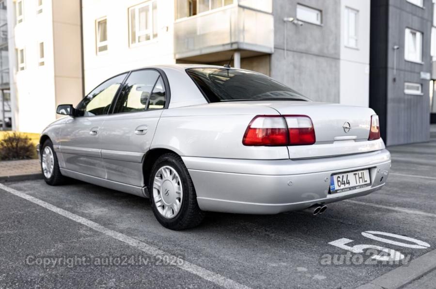 Pelēks Opel Omega 2001 Tallina, ar dzinēja tilpumu 2.60 L un nobraukumu 277 tūkst. km par 1999 €, foto 4 vietnē AUTOMOTO.COM.LV