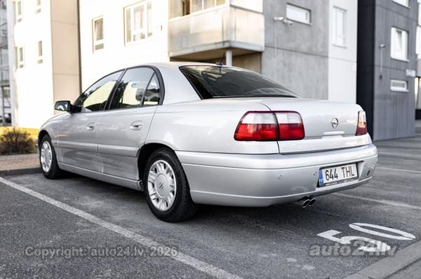 Pelēks Opel Omega 2001 Tallina, ar dzinēja tilpumu 2.60 L un nobraukumu 277 tūkst. km par 1999 €, foto 4 vietnē AUTOMOTO.COM.LV