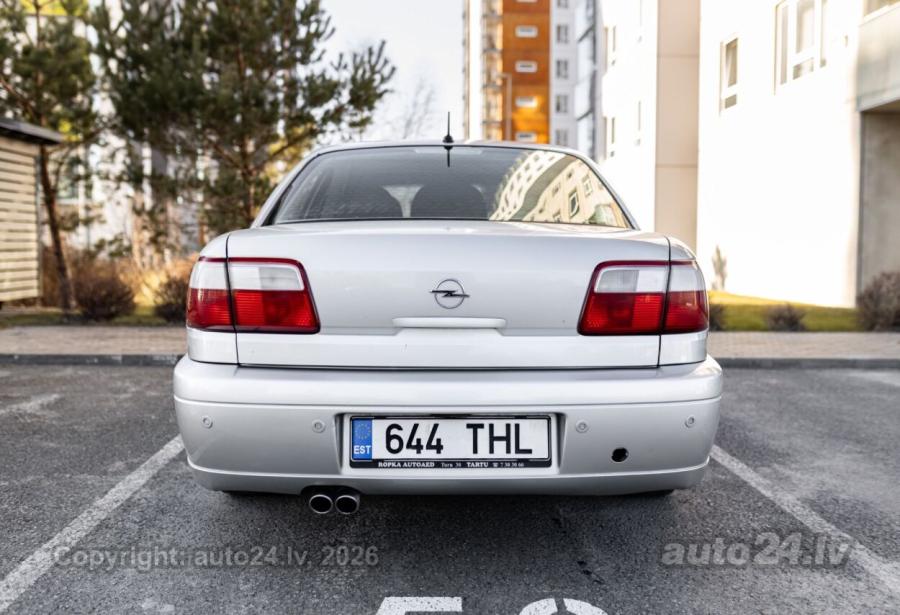 Grey Opel Omega 2001 in Tallinn, with an engine capacity of 2.60 L and mileage of 277 thousand km for 1999 €, photo 5 on AUTOMOTO.COM.LV