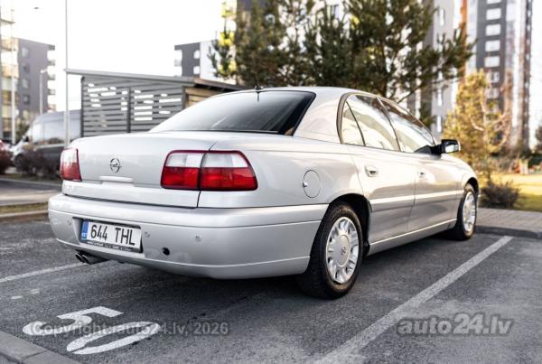 Pelēks Opel Omega 2001 Tallina, ar dzinēja tilpumu 2.60 L un nobraukumu 277 tūkst. km par 1999 €, foto 6 vietnē AUTOMOTO.COM.LV