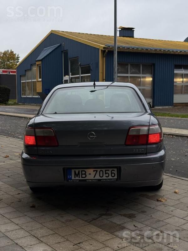 Pelēks Opel Omega 2003 Rīga, ar dzinēja tilpumu 2.20 L un nobraukumu 283 tūkst. km par 2950 €, foto 3 vietnē AUTOMOTO.COM.LV