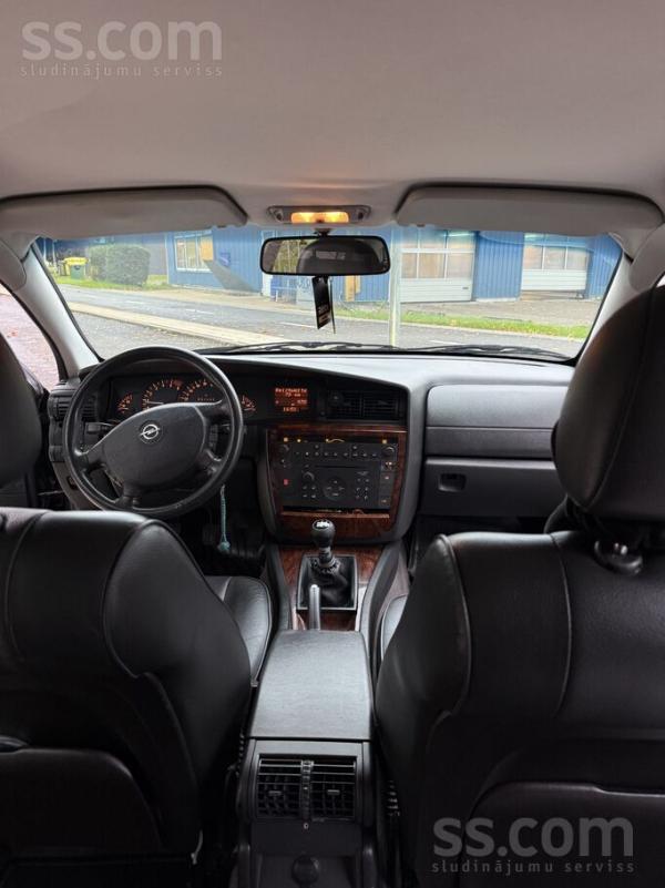 Pelēks Opel Omega 2003 Rīga, ar dzinēja tilpumu 2.20 L un nobraukumu 283 tūkst. km par 2950 €, foto 4 vietnē AUTOMOTO.COM.LV