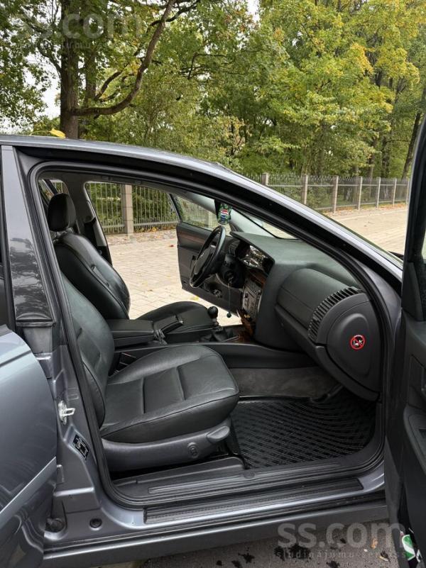 Pelēks Opel Omega 2003 Rīga, ar dzinēja tilpumu 2.20 L un nobraukumu 283 tūkst. km par 2950 €, foto 8 vietnē AUTOMOTO.COM.LV