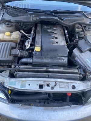 Pelēks Opel Omega 2001 Daugavpils, ar dzinēja tilpumu 2.50 L un nobraukumu 380 tūkst. km par 700 €, foto 3 vietnē AUTOMOTO.COM.LV