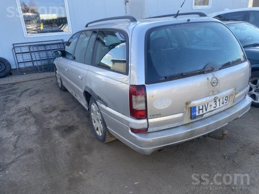Pelēks Opel Omega 2001 Daugavpils, ar dzinēja tilpumu 2.50 L un nobraukumu 380 tūkst. km par 700 €, foto 7 vietnē AUTOMOTO.COM.LV