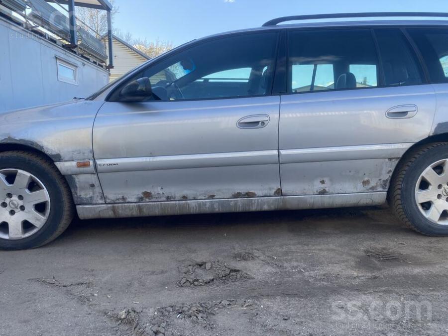 Pelēks Opel Omega 2001 Daugavpils, ar dzinēja tilpumu 2.50 L un nobraukumu 380 tūkst. km par 700 €, foto 8 vietnē AUTOMOTO.COM.LV