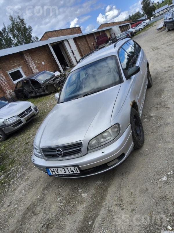 Grey Opel Omega 2001 in Daugavpils, with an engine capacity of 2.50 L and mileage of 380 thousand km for 650 €, photo 1 on AUTOMOTO.COM.LV