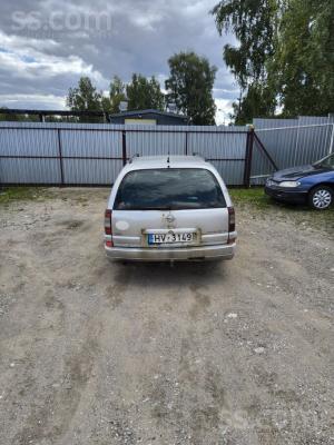 Pelēks Opel Omega 2001 Daugavpils, ar dzinēja tilpumu 2.50 L un nobraukumu 380 tūkst. km par 650 €, foto 5 vietnē AUTOMOTO.COM.LV