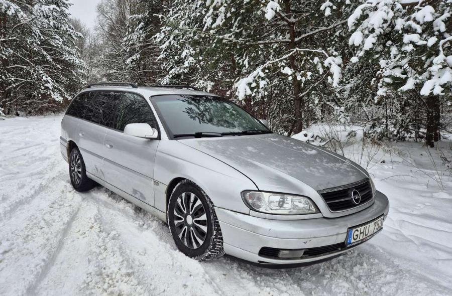 Grey Opel Omega 2002 in Vilnius, with an engine capacity of 2.17 L and mileage of 285 thousand km for 999 €, photo 4 on AUTOMOTO.COM.LV