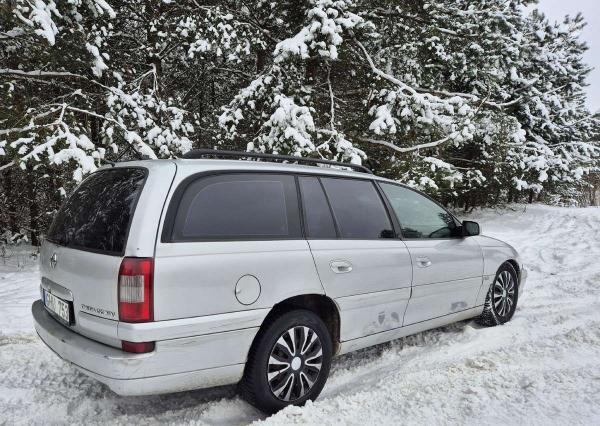 Grey Opel Omega 2002 in Vilnius, with an engine capacity of 2.17 L and mileage of 285 thousand km for 999 €, photo 6 on AUTOMOTO.COM.LV