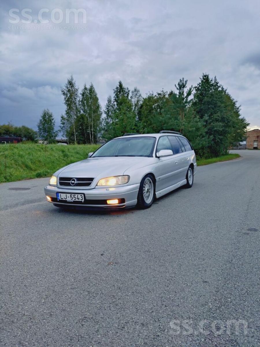 Grey Opel Omega 2002 in Riga, with an engine capacity of 2.50 L and mileage of 253 thousand km for 650 €, photo 1 on AUTOMOTO.COM.LV