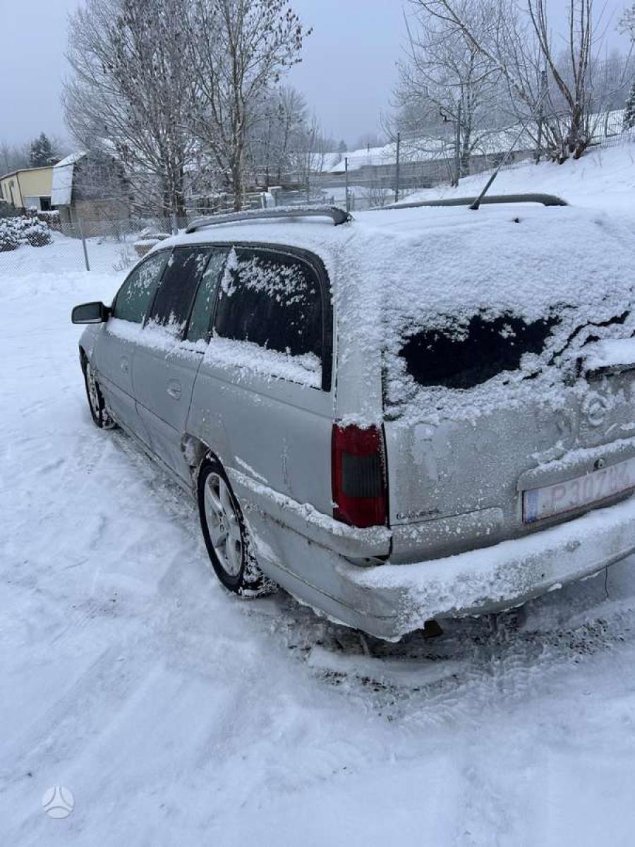 Grey Opel Omega 2004 in Siauliai, with an engine capacity of 2.17 L and mileage of 270 thousand km for 750 €, photo 3 on AUTOMOTO.COM.LV