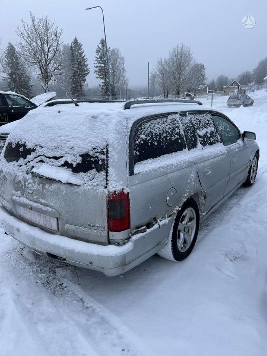Grey Opel Omega 2004 in Siauliai, with an engine capacity of 2.17 L and mileage of 270 thousand km for 750 €, photo 4 on AUTOMOTO.COM.LV