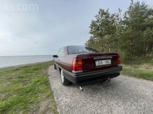 Sarkans Opel Omega 1988 Liepāja, ar dzinēja tilpumu 2.00 L un nobraukumu 254 tūkst. km par 2400 €, foto 3 vietnē AUTOMOTO.COM.LV
