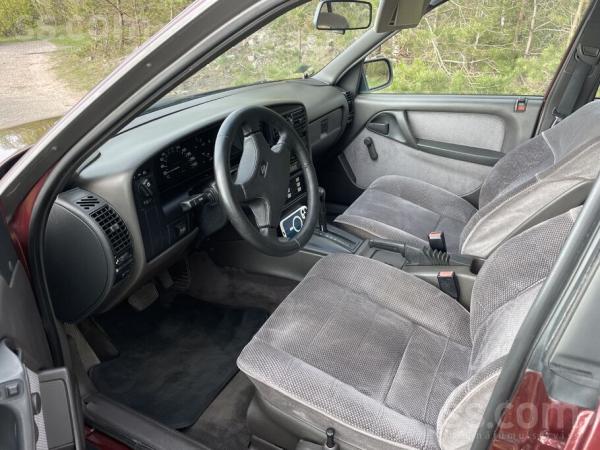Sarkans Opel Omega 1988 Liepāja, ar dzinēja tilpumu 2.00 L un nobraukumu 254 tūkst. km par 2400 €, foto 3 vietnē AUTOMOTO.COM.LV