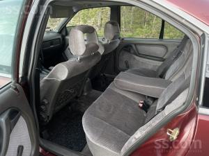 Sarkans Opel Omega 1988 Liepāja, ar dzinēja tilpumu 2.00 L un nobraukumu 254 tūkst. km par 2400 €, foto 5 vietnē AUTOMOTO.COM.LV
