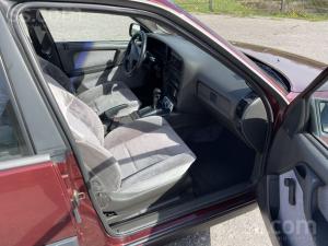 Sarkans Opel Omega 1988 Liepāja, ar dzinēja tilpumu 2.00 L un nobraukumu 254 tūkst. km par 2400 €, foto 9 vietnē AUTOMOTO.COM.LV