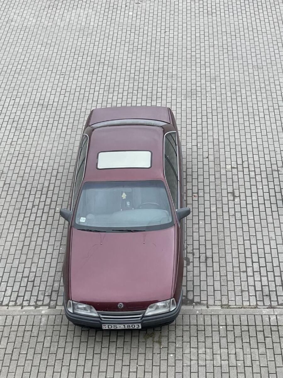 Sarkans Opel Omega 1988 Liepāja, ar dzinēja tilpumu 2.00 L un nobraukumu 254 tūkst. km par 2400 €, foto 12 vietnē AUTOMOTO.COM.LV