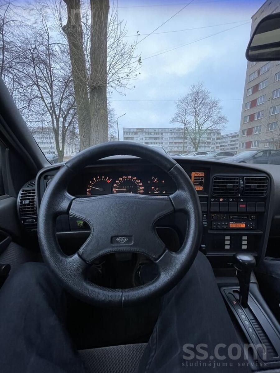 Sarkans Opel Omega 1988 Liepāja, ar dzinēja tilpumu 2.00 L un nobraukumu 254 tūkst. km par 2400 €, foto 13 vietnē AUTOMOTO.COM.LV