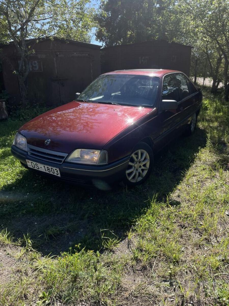 Sarkans Opel Omega 1988 Liepāja, ar dzinēja tilpumu 2.00 L un nobraukumu 254 tūkst. km par 2400 €, foto 14 vietnē AUTOMOTO.COM.LV