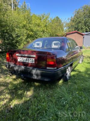 Sarkans Opel Omega 1988 Liepāja, ar dzinēja tilpumu 2.00 L un nobraukumu 254 tūkst. km par 2400 €, foto 16 vietnē AUTOMOTO.COM.LV