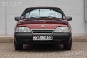 Red Opel Omega 1988 in Riga, with an engine capacity of 2.00 L and mileage of 0 thousand km for 2495 €, photo 3 on AUTOMOTO.COM.LV