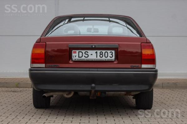 Red Opel Omega 1988 in Riga, with an engine capacity of 2.00 L and mileage of 0 thousand km for 2495 €, photo 5 on AUTOMOTO.COM.LV
