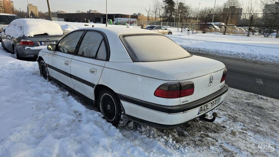 Opel Omega 1994 in Kaunas, with an engine capacity of 2.00 L and mileage of 185 thousand km for 550 €, photo 3 on AUTOMOTO.COM.LV