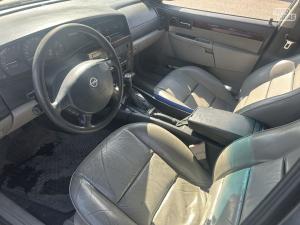 Opel Omega 2003 in Elektrenai, with an engine capacity of 2.50 L and mileage of 338 thousand km for 600 €, photo 6 on AUTOMOTO.COM.LV