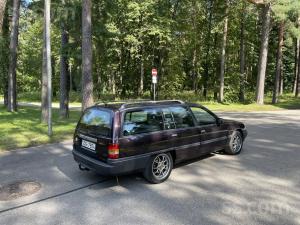 Violet Opel Omega 1990 in Riga, with an engine capacity of 2.00 L and mileage of 181 thousand km for 2500 €, photo 4 on AUTOMOTO.COM.LV