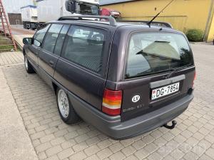 Violets Opel Omega 1990 Rīga, ar dzinēja tilpumu 2.00 L un nobraukumu 181 tūkst. km par 2290 €, foto 3 vietnē AUTOMOTO.COM.LV