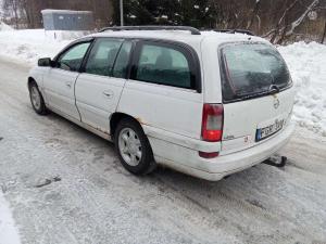White Opel Omega 2002 in Klaipeda, with an engine capacity of 2.17 L and mileage of 360 thousand km for 990 €, photo 4 on AUTOMOTO.COM.LV