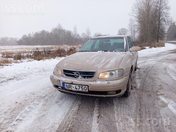 Yellow Opel Omega 2000 in Jekabpils, with an engine capacity of 2.20 L and mileage of 236 thousand km for 1000 €, photo 1 on AUTOMOTO.COM.LV