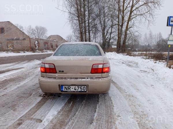Yellow Opel Omega 2000 in Jekabpils, with an engine capacity of 2.20 L and mileage of 236 thousand km for 1000 €, photo 3 on AUTOMOTO.COM.LV