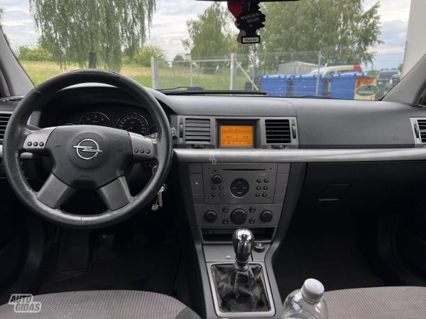 Melns Opel Signum 2003 Alīta, ar dzinēja tilpumu 2.20 L un nobraukumu 355 tūkst. km par 780 €, foto 8 vietnē AUTOMOTO.COM.LV
