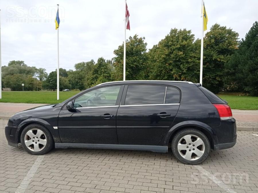 Melns Opel Signum 2003 Liepāja, ar dzinēja tilpumu 2.20 L un nobraukumu 294 tūkst. km par 1000 €, foto 1 vietnē AUTOMOTO.COM.LV