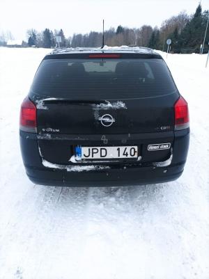 Melns Opel Signum 2004 Biržai, ar dzinēja tilpumu 1.90 L un nobraukumu 425 tūkst. km par 950 €, foto  vietnē AUTOMOTO.COM.LV