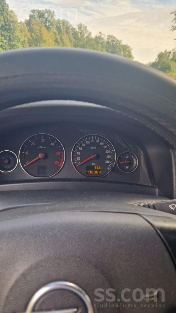Opel Signum 2004 Jelgava vietnÄ Melns Opel Signum 2004 Jelgava, ar dzinÄja tilpumu 2.20 L un nobraukumu 438 tÅ«kst. km par 1000 ā¬, foto 8 vietnÄ AUTOMOTO.COM.LV