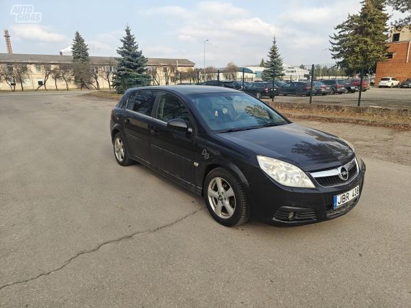 Melns Opel Signum 2005 Jonava, ar dzinēja tilpumu 1.90 L un nobraukumu 329 tūkst. km par 1100 €, foto 2 vietnē AUTOMOTO.COM.LV
